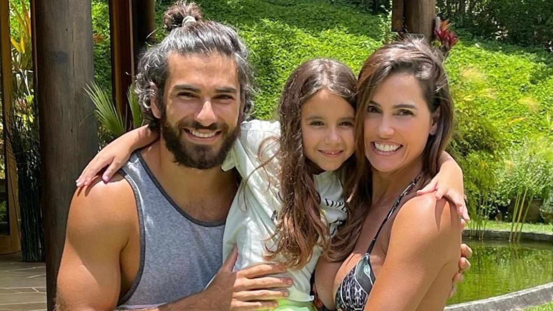 Deborah Secco comenta como anda relação com ex-marido | Alfinetei