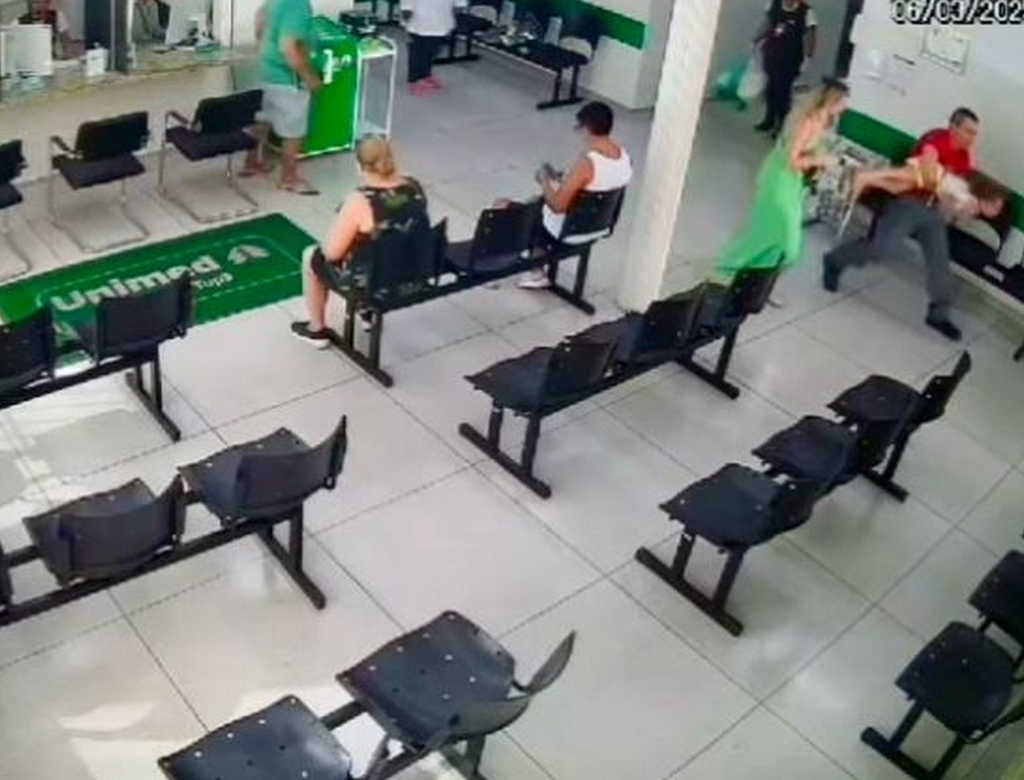 Menina de seis anos se engasga com bala e é salva da morte por pouco ...
