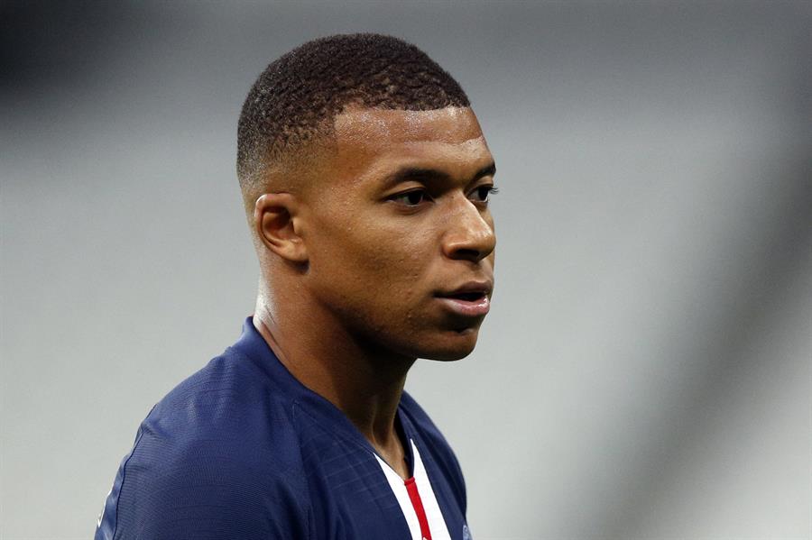 Após polêmicas, Mbappé é eleito o melhor jogador do Real Madrid na ...