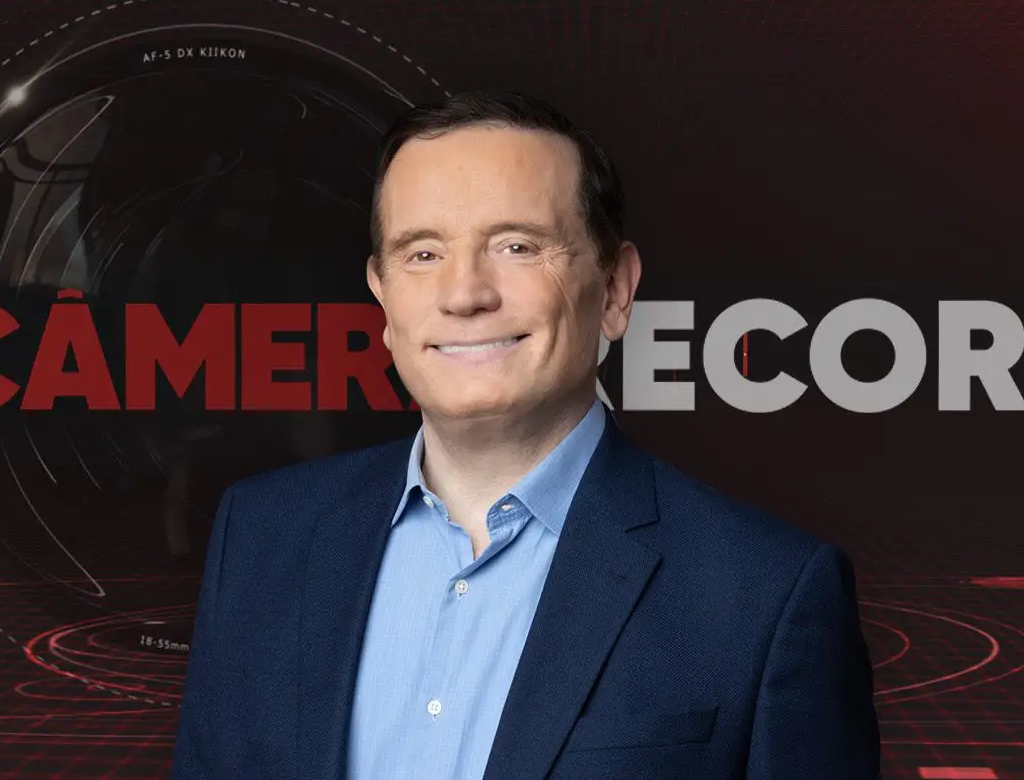 Record decreta fim do Câmera Record, de Roberto Cabrini | Alfinetei